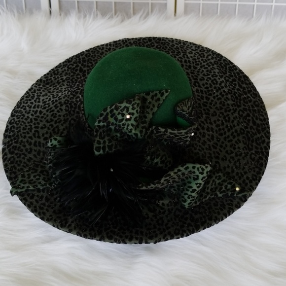 Hi's classic | Accessories | Vintage Green Cheetah Print Winter Hat ...